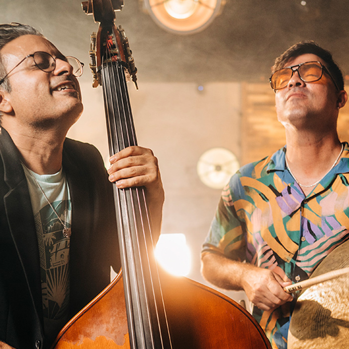 Adam Ben Ezra (feat. Michael Olivera) – arsmondo